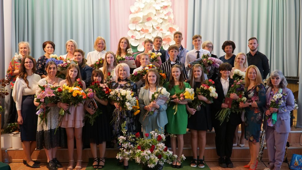 Engures Mūzikas un Mākslas Skola » Saņemtas skolas beigšanas apliecības ...